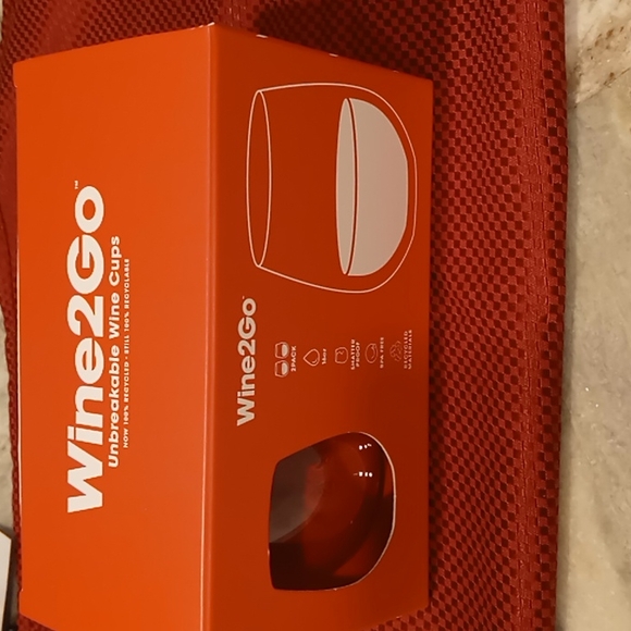 Wine 2 Go | Dining | New 2 Pk Portable Drinkware Wine 2 Go Cups ...